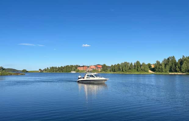 Lake Inari: Private Cruise & Grill Experience | GetYourGuide