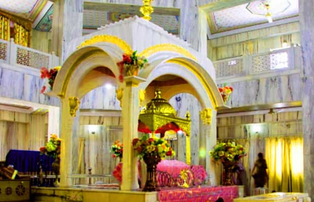 Enodnevni izlet iz Agre v Mathuro in Vrindavan z (Guru Ka Taal ...