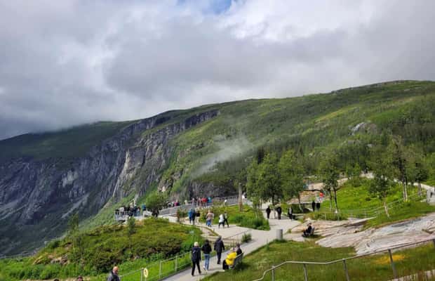 Eidfjord: Vøringsfossen Waterfalls, Sysen Dam, National Park | GetYourGuide