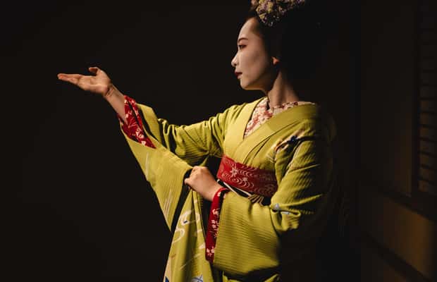 Kyoto Geisha Show Cultural Hour with an apprentice Maiko | GetYourGuide