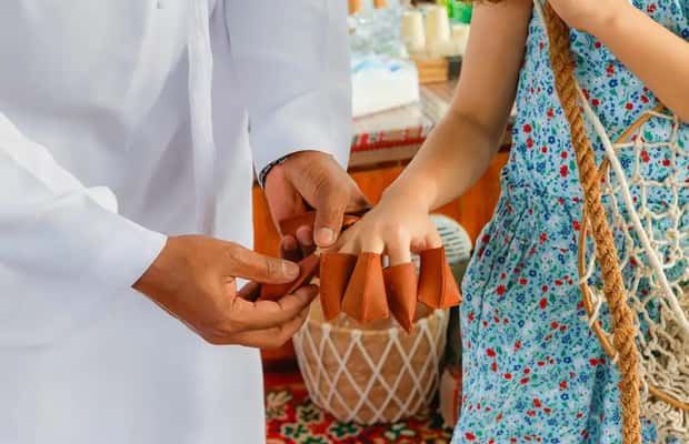 Abu Dhabi: Pearl Heritage Tour w/Oyster Opening Experience | GetYourGuide