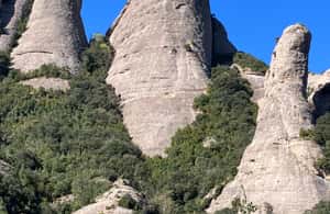 Multi-pitch rock climbing in Montserrat, Catalonia | GetYourGuide