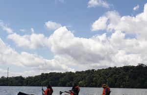 Spływ kajakowy po jeziorze Duluti (z napojami) | GetYourGuide