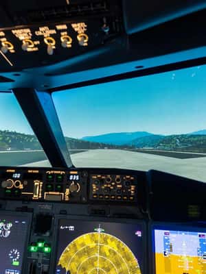 Belgrade: Boeing 737 Flight Simulator & Plane Spotting | GetYourGuide