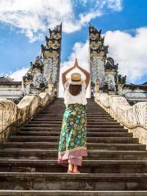 Visite privée d'une jounée de la Porte du Ciel de Lempuyang | GetYourGuide