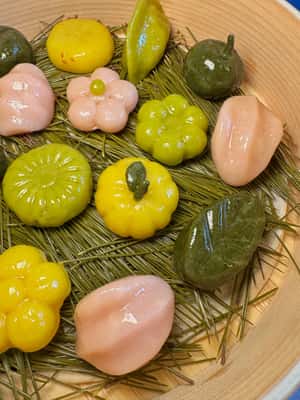 Make Your Own Colorful Korean Rice Cakes in a Hanok | GetYourGuide