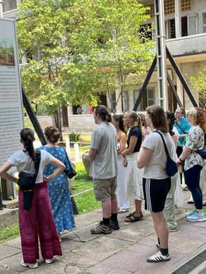 Phnom Penh: Führung durch Tuol Sleng & Killing Fields | GetYourGuide