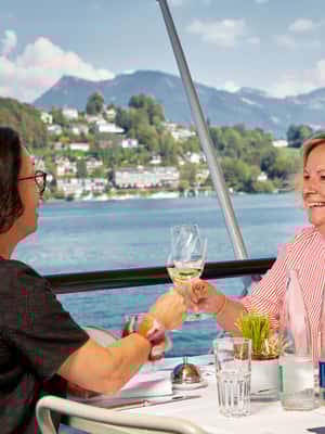 Lucerne: Lake Lucerne 1st Class Cruise with 3-Course Lunch | GetYourGuide