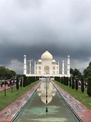 Desde Delhi: viaje de ida y vuelta a Agra en el tren Gatimaan Express ...