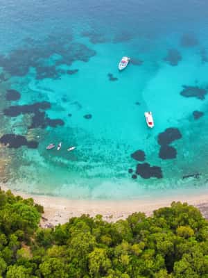 Korfu: Parga Dorf, Sivota Inseln und Blaue Lagune Kreuzfahrt | GetYourGuide