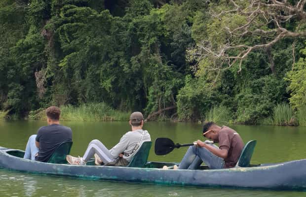 Spływ kajakowy po jeziorze Duluti (z napojami) | GetYourGuide