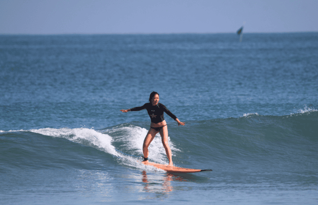 Bali : cours de surf pour débutants en couple à Kuta Beach | GetYourGuide