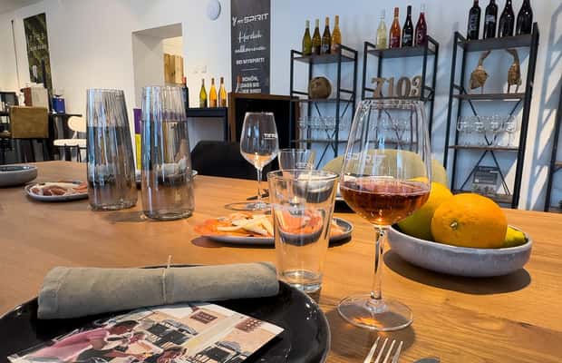 Neu-Ulm: Mallorcan wine or gin tasting with snacks | GetYourGuide