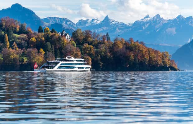 Lucerne: Lake Lucerne 1st Class Cruise with 3-Course Lunch | GetYourGuide