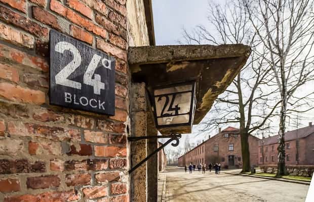 Auschwitz-Birkenau Skip-the-Line-Führung | GetYourGuide