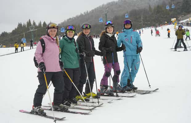 Bariloche: Ski lesson with equipment included in Cerro Catedral ...