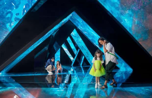 Reise in die Magie des AYA Universe: Dubais futuristisches Wunder ...