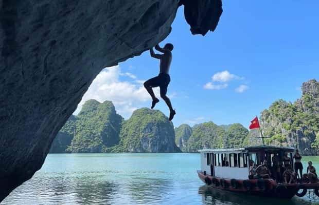 Cat Ba Island: Deep Water Soloing Klettertour | GetYourGuide