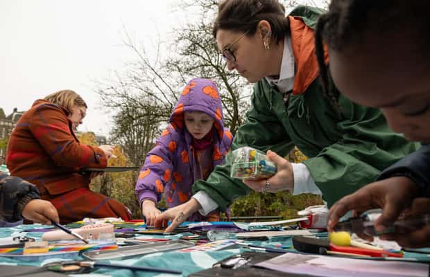 Amsterdam's Albert Cuyp Market: Family Tour & Art Activities | GetYourGuide