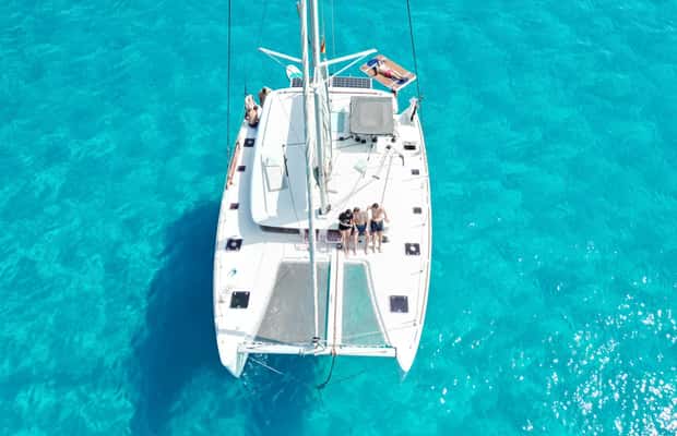 Valencia: Sail on a fantastic catamaran with sangria | GetYourGuide