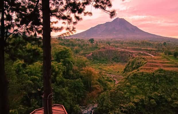 Yogyakarta Kedung Kayang-waterval en Borobudur-dronetrip | GetYourGuide