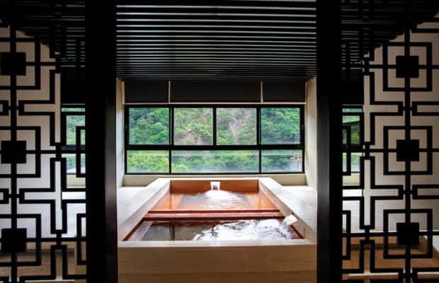Taipei Hot Spring Tour: Wulai Old Street & Cable Car | GetYourGuide