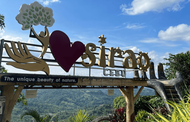 Cebu City: Kulturerbe und Bergtour mit 10.000 Rosen | GetYourGuide