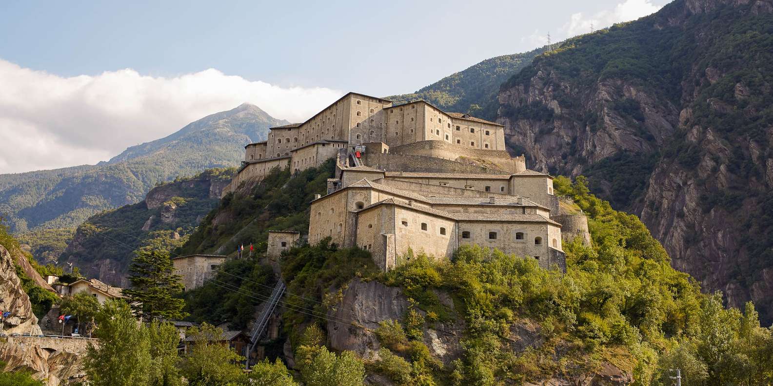 Fort de Bard, Bard - Réservez des tickets pour votre visite | GetYourGuide