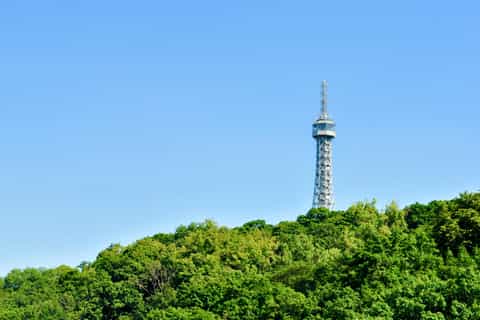 Petrin-uitkijktoren in Praag bezoeken? Nu tickets boeken! | GetYourGuide