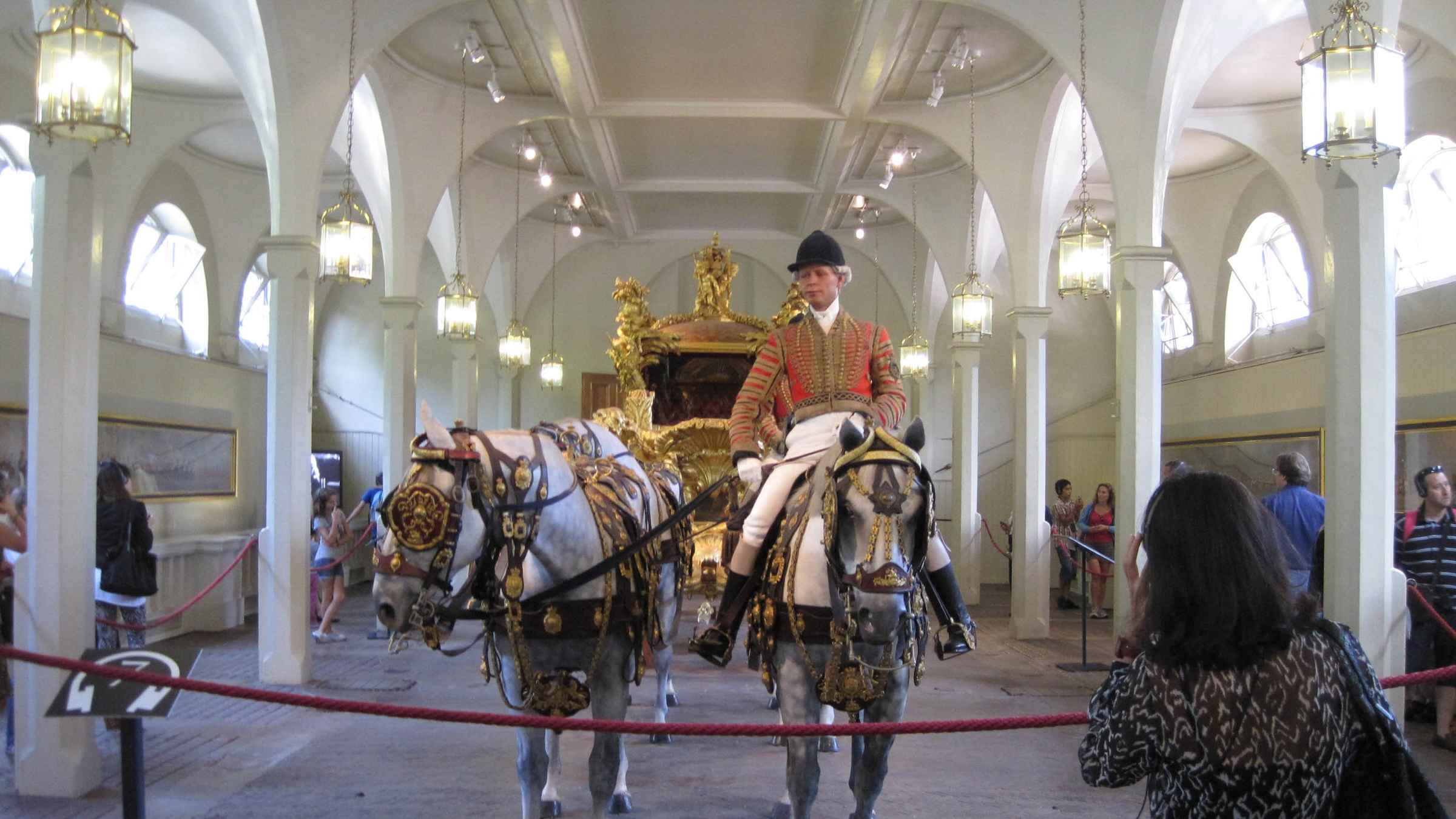 Royal Mews, London - Book Tickets & Tours | GetYourGuide