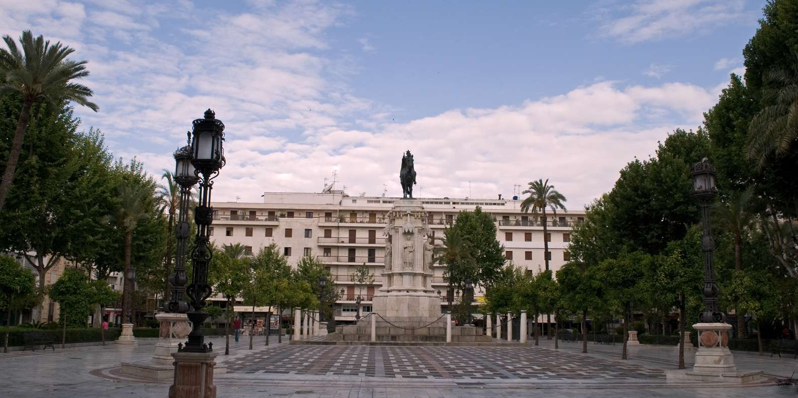 The BEST Plaza Nueva, Seville Summer activities 2023 - FREE ...