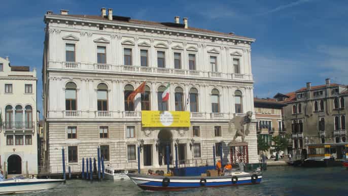 Palazzo Grassi, Venice - Book Tickets & Tours | GetYourGuide.com