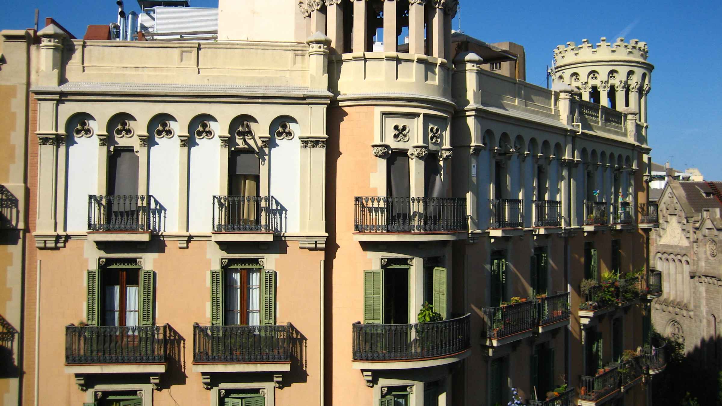 L'Eixample, Barcelona - Reserva de entradas y tours | GetYourGuide