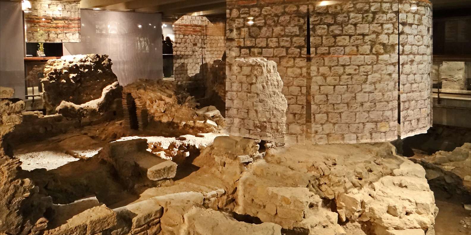The BEST Archaeological Crypt of Ile de la Cité Sightseeing 2023 - FREE ...
