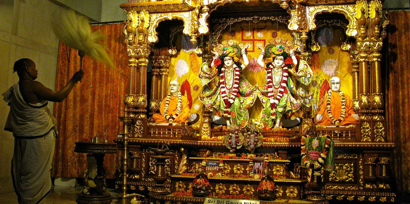 The BEST ISKCON Temple, New Delhi Rainy-day activities 2023 - FREE ...