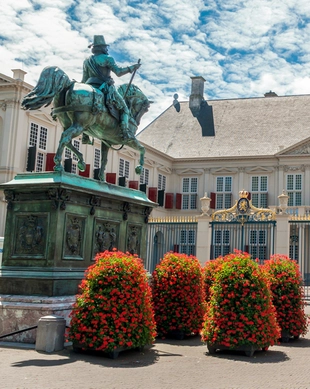 Noordeinde Palace