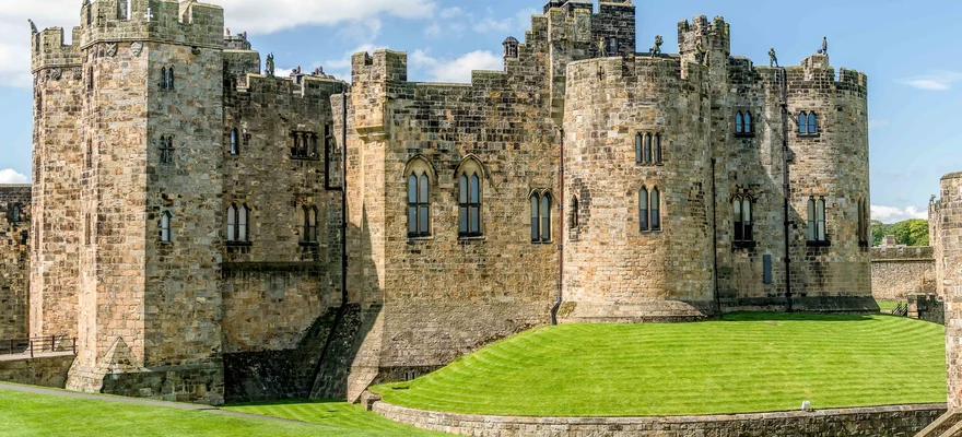 Alnwick Castle, Alnwick - Book Tickets & Tours | GetYourGuide