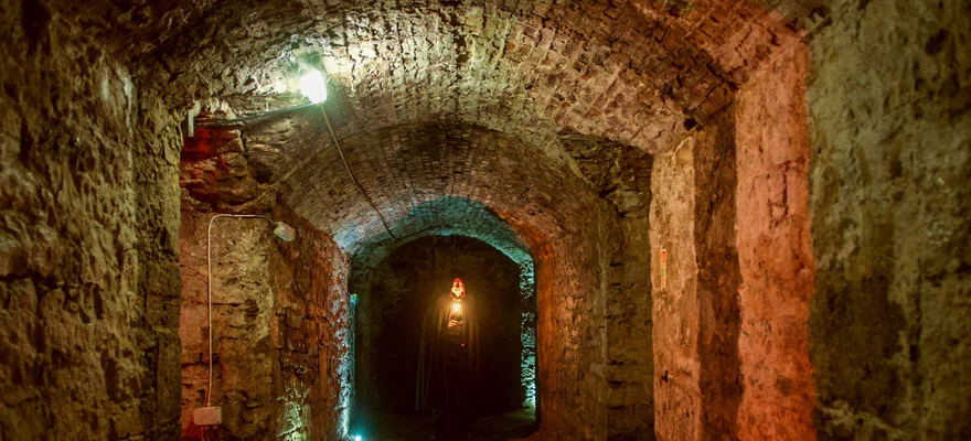Edinburgh Vaults, Edinburgh - Book Tickets & Tours | GetYourGuide