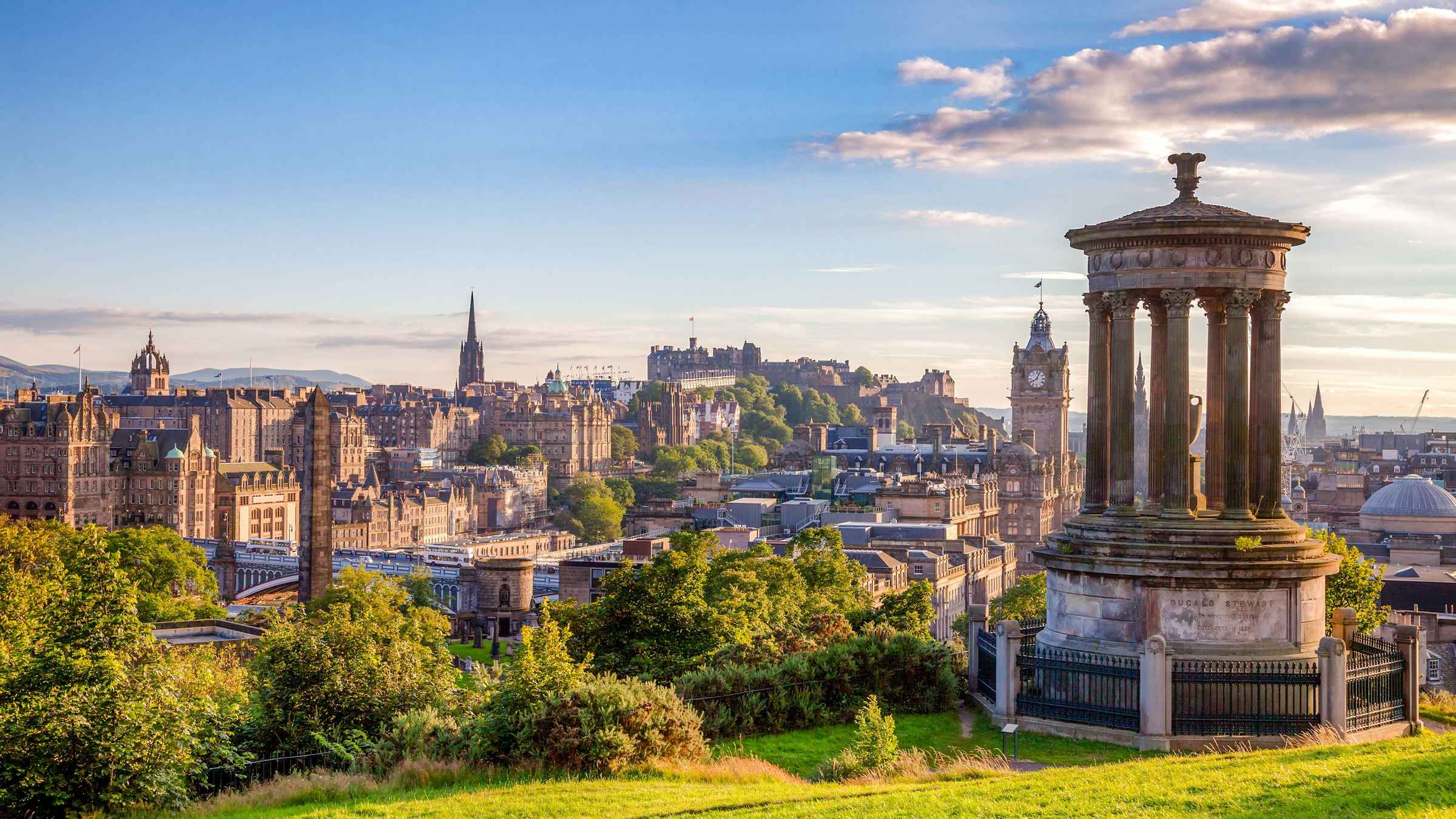PARAS Calton Hill Turistirysien Ulkopuolella 2022 ILMAINEN Peruutus PARAS Calton Hill Turistirysien Ulkopuolella 2022 ILMAINEN Peruutus