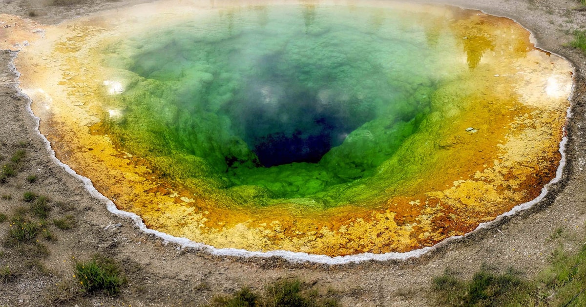 Upper Geyser Basin, - Book Tickets & Tours | GetYourGuide.com