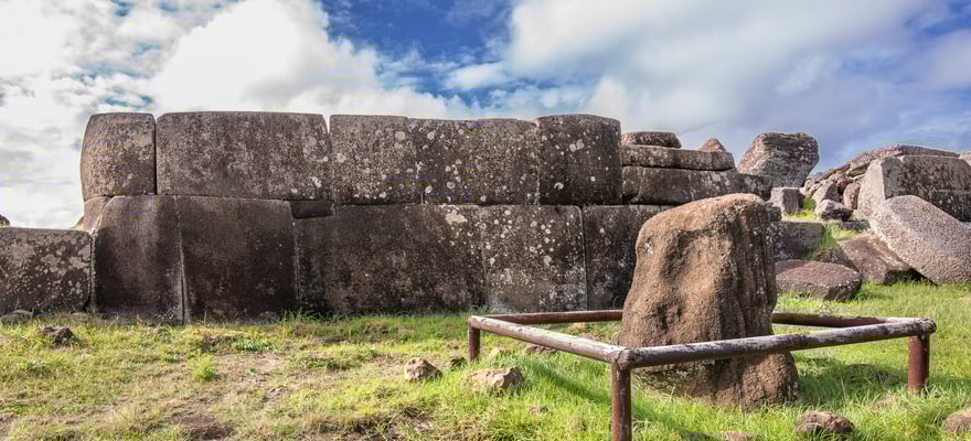 Ahu Vinapú, Isla de Pascua - Reserva de entradas y tours | GetYourGuide