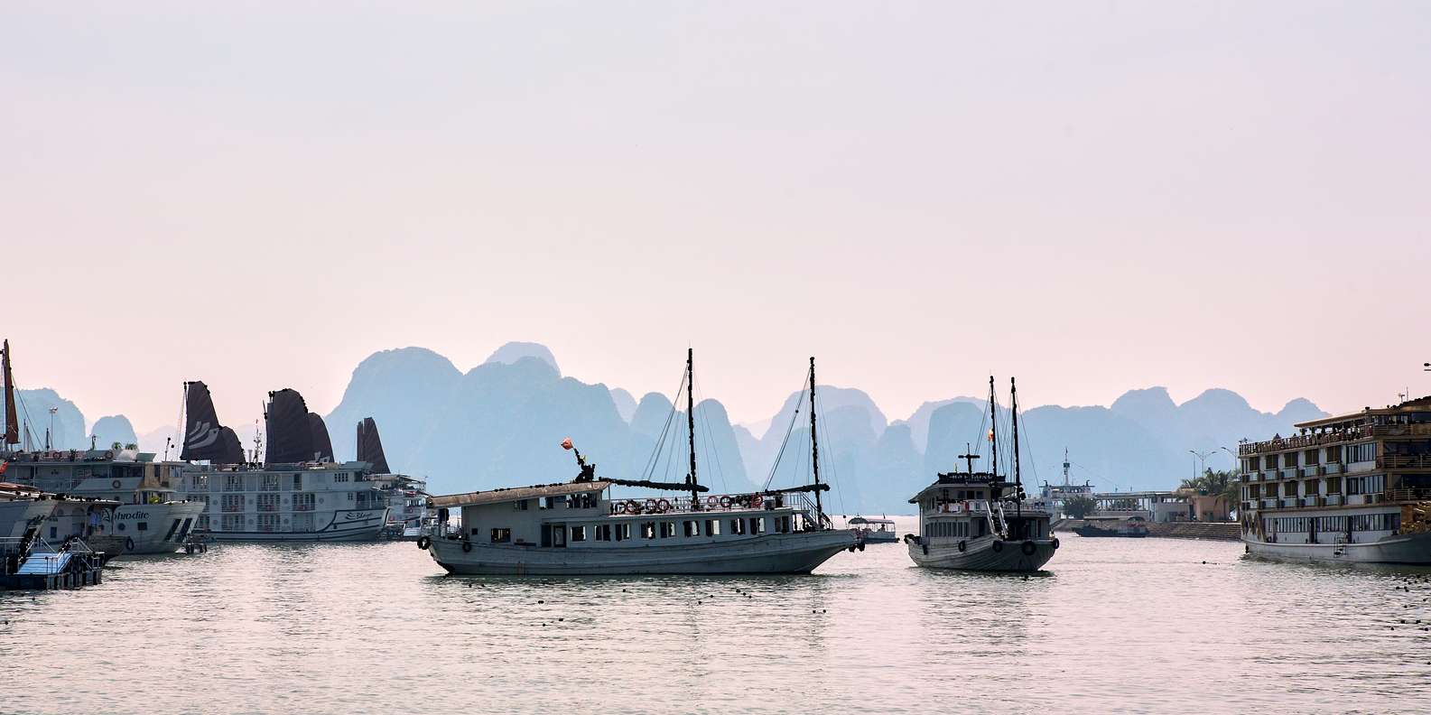 Tuan Chau International Marina, Ha Long, Hạ Long - Reserva de entradas ...