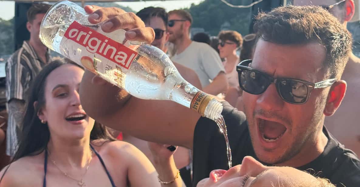 Rhodos: Plavba na lodi s živým DJ | GetYourGuide