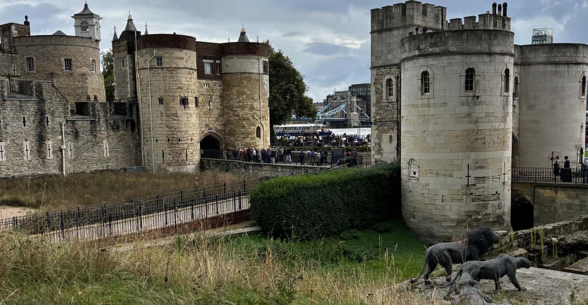 London: Tower of London Guided Tour with Boat Ride | GetYourGuide