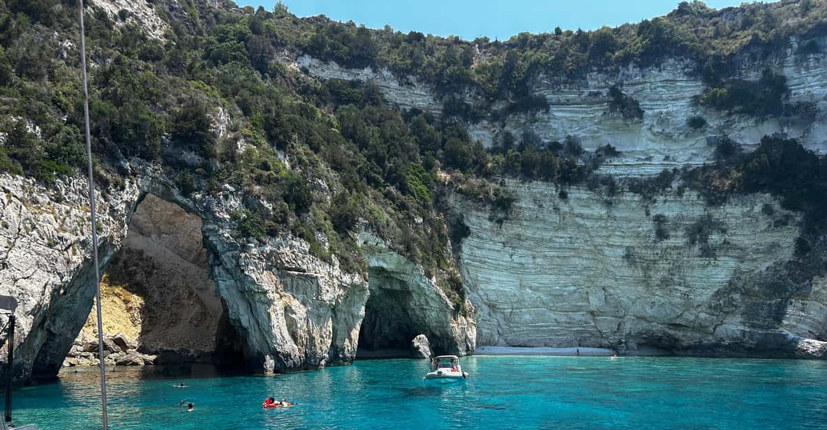 Von Parga: Antipaxos, Paxos, Blaue Höhlen & Gaios-Kreuzfahrt | GetYourGuide