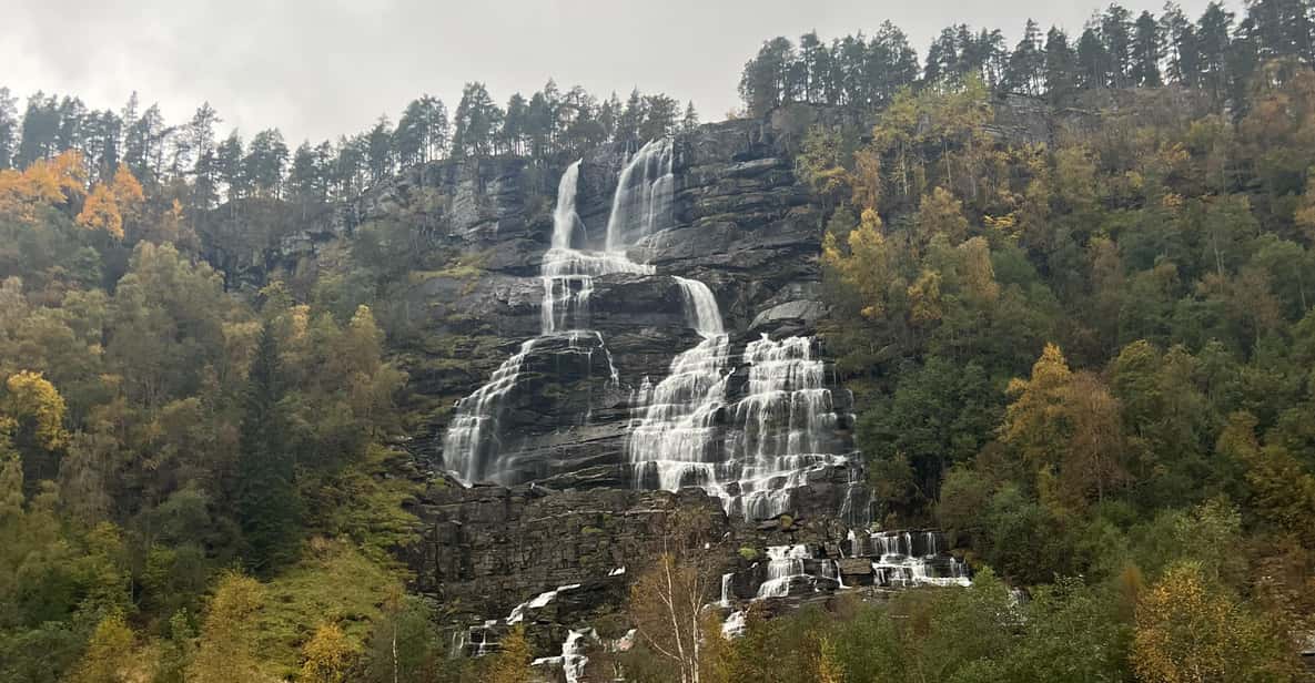 Flåm: Tvinde-Wasserfälle, Stalheimskleiva-Wanderung & Gudvangen ...