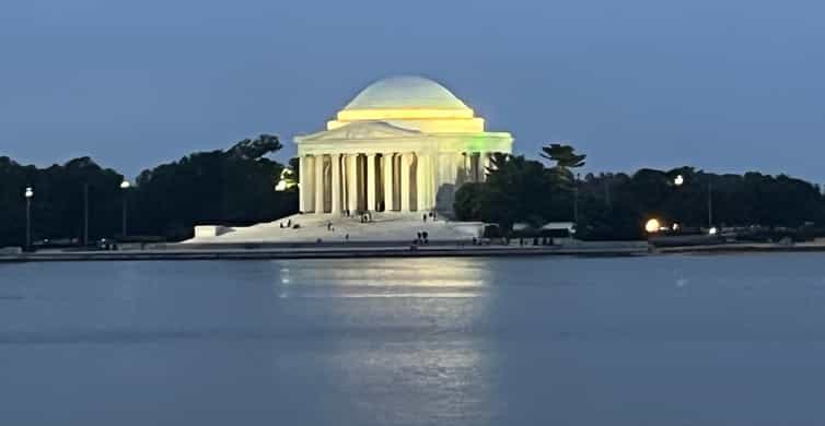 DC: Open-top Monuments and Memorials Sightseeing Night Tour | GetYourGuide