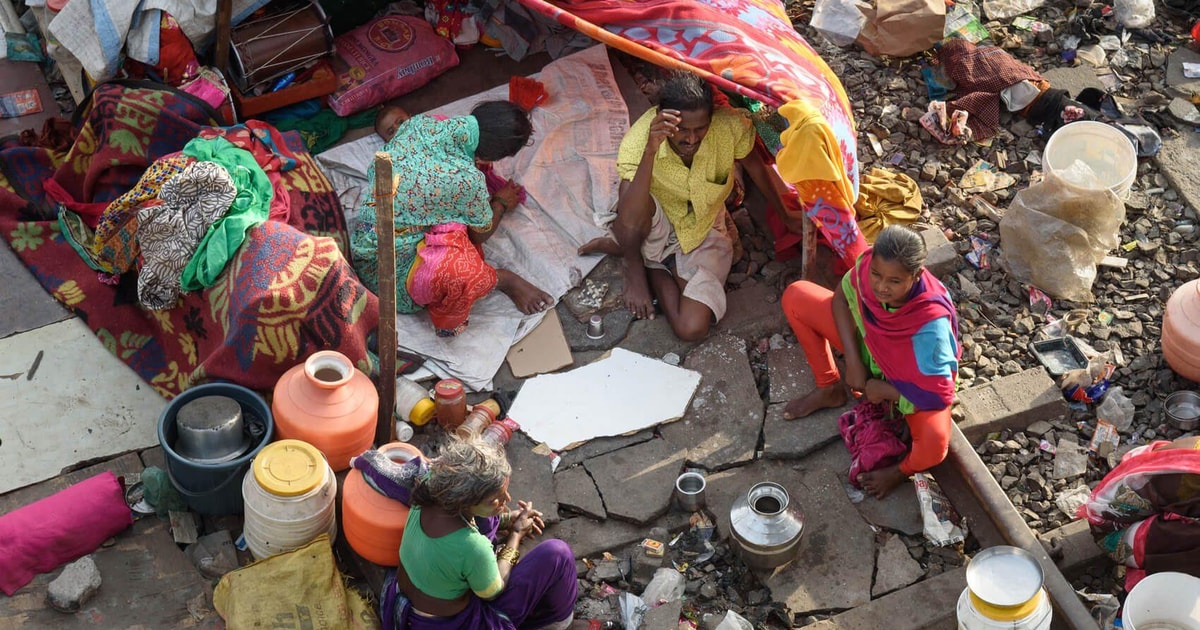 Delhi: Old Delhi Slum Tour by Metro or Car | GetYourGuide