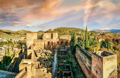 Granada: Alhambra & Nasrid Palaces Tour with Tickets | GetYourGuide