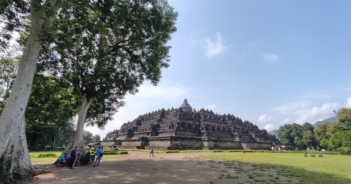 SEMARANG SHORE TOURS: BOROBUDUR TEMPLE EXCURSIONS | GetYourGuide